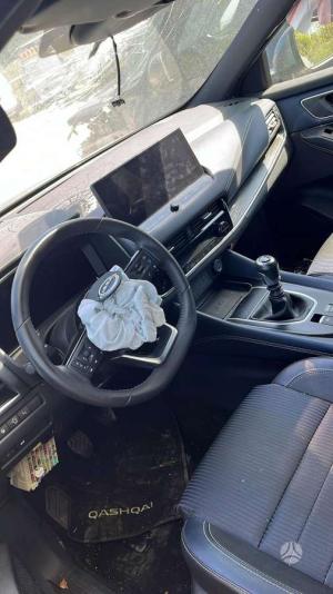 Pelēks Nissan Qashqai 2023 Kauņa, ar dzinēja tilpumu 1.30 L un nobraukumu 13 tūkst. km par 10700 €, foto 9 vietnē AUTOMOTO.COM.LV