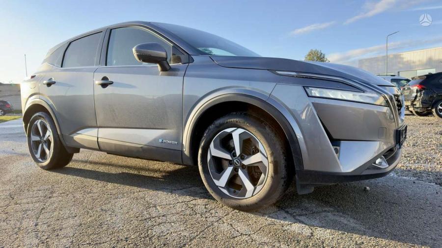 Pelēks Nissan Qashqai 2023 Šauļi, ar dzinēja tilpumu 1.48 L un nobraukumu 42 tūkst. km par 18750 €, foto 4 vietnē AUTOMOTO.COM.LV