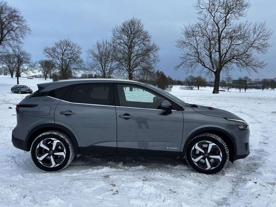 Grey Nissan Qashqai 2024 in Kaunas, with an engine capacity of 1.50 L and mileage of 83 thousand km for 21500 €, photo 6 on AUTOMOTO.COM.LV