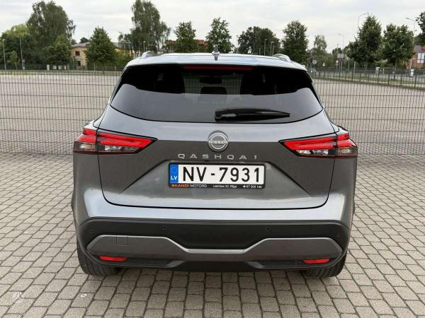 Pelēks Nissan Qashqai 2024 Joniškis, ar dzinēja tilpumu 1.30 L un nobraukumu 86 tūkst. km par 23250 €, foto 6 vietnē AUTOMOTO.COM.LV
