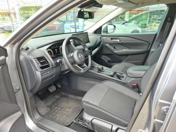 Grey Nissan Qashqai 2024 in Vilnius, with an engine capacity of 1.33 L and mileage of 30 thousand km for 24900 €, photo 8 on AUTOMOTO.COM.LV