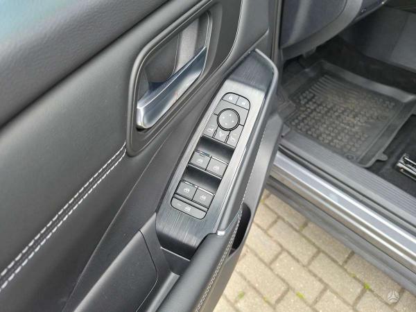 Grey Nissan Qashqai 2024 in Vilnius, with an engine capacity of 1.33 L and mileage of 30 thousand km for 24900 €, photo 9 on AUTOMOTO.COM.LV
