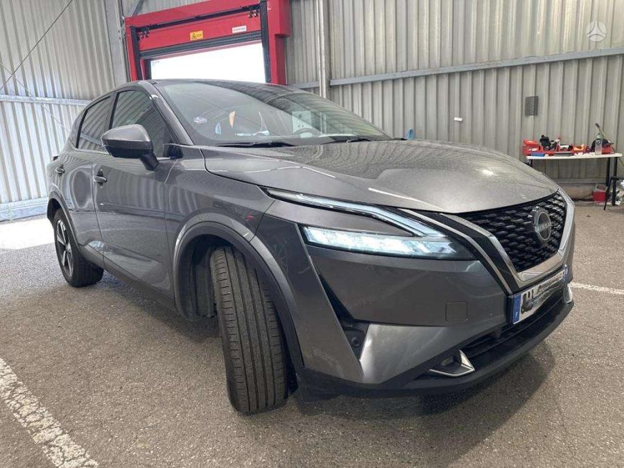 Grey Nissan Qashqai 2024 in Siauliai, with an engine capacity of 1.33 L and mileage of 161 thousand km for 19990 €, photo 3 on AUTOMOTO.COM.LV