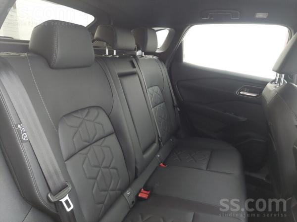 Pelēks Nissan Qashqai 2025 Daugavpils, ar dzinēja tilpumu 1.50 L un nobraukumu 600 tūkst. km par 39490 €, foto 9 vietnē AUTOMOTO.COM.LV