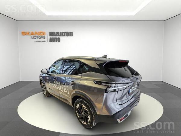 Pelēks Nissan Qashqai 2025 Liepāja, ar dzinēja tilpumu 1.50 L un nobraukumu 4 tūkst. km par 33963 €, foto 5 vietnē AUTOMOTO.COM.LV