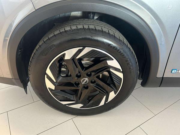 Pelēks Nissan Qashqai 2025 Šauļi, ar dzinēja tilpumu 1.50 L un nobraukumu 13 tūkst. km par 28200 €, foto 7 vietnē AUTOMOTO.COM.LV