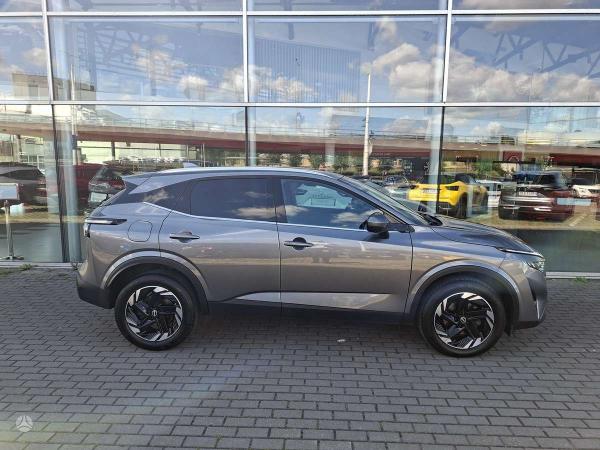 Grey Nissan Qashqai 2025 in Vilnius, with an engine capacity of 1.33 L and mileage of 30 thousand km for 27500 €, photo 3 on AUTOMOTO.COM.LV