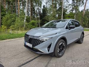 Pelēks Nissan Qashqai 2026 Rīga, ar dzinēja tilpumu 1.30 L un nobraukumu 6 tūkst. km par 28100 €, foto  vietnē AUTOMOTO.COM.LV