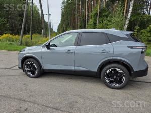 Pelēks Nissan Qashqai 2026 Rīga, ar dzinēja tilpumu 1.30 L un nobraukumu 6 tūkst. km par 28100 €, foto 4 vietnē AUTOMOTO.COM.LV