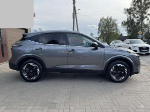 Grey Nissan Qashqai 2026 in Kaunas, with an engine capacity of 1.33 L and mileage of 12 thousand km for 18600 €, photo 3 on AUTOMOTO.COM.LV