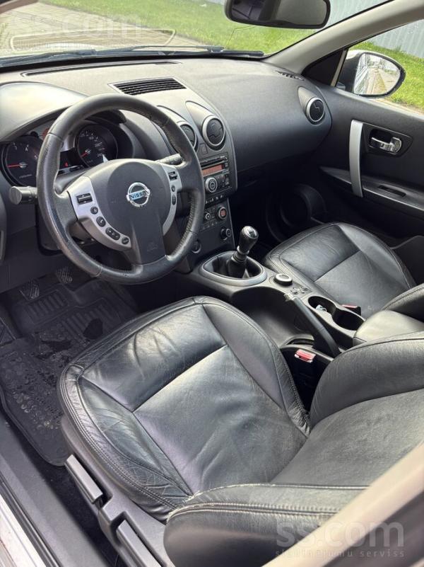 Pelēks Nissan Qashqai 2007 Liepāja, ar dzinēja tilpumu 2.00 L un nobraukumu 276 tūkst. km par 3400 €, foto 6 vietnē AUTOMOTO.COM.LV