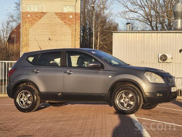 Grey Nissan Qashqai 2008 in Jekabpils, with an engine capacity of 1.50 L and mileage of 295 thousand km for 1300 €, photo 4 on AUTOMOTO.COM.LV