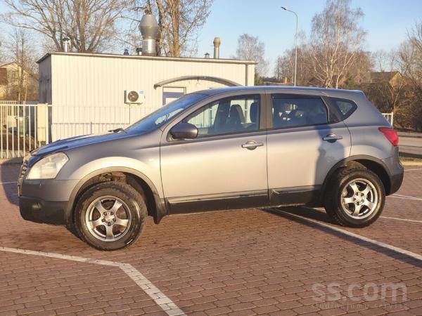 Grey Nissan Qashqai 2008 in Jekabpils, with an engine capacity of 1.50 L and mileage of 295 thousand km for 1300 €, photo 5 on AUTOMOTO.COM.LV