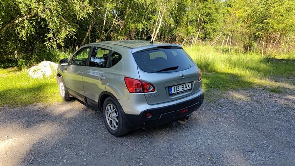 Pelēks Nissan Qashqai 2008 Tallina, ar dzinēja tilpumu 2.00 L un nobraukumu 320 tūkst. km par 2500 €, foto 6 vietnē AUTOMOTO.COM.LV