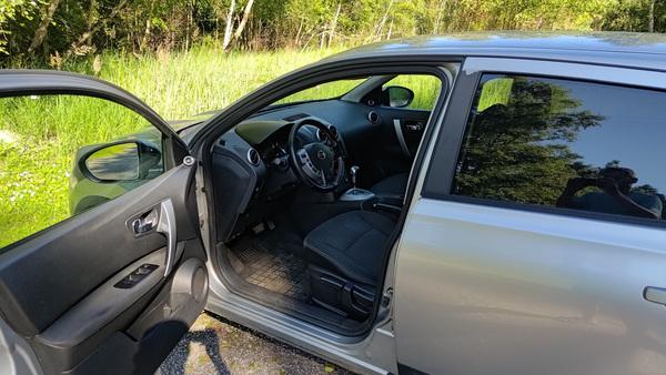 Pelēks Nissan Qashqai 2008 Tallina, ar dzinēja tilpumu 2.00 L un nobraukumu 320 tūkst. km par 2500 €, foto 7 vietnē AUTOMOTO.COM.LV