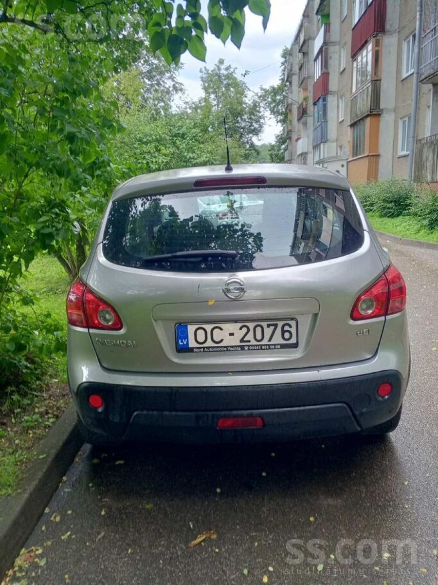 Grey Nissan Qashqai 2008 in Riga, with an engine capacity of 1.50 L and mileage of 159 thousand km for 5600 €, photo 4 on AUTOMOTO.COM.LV