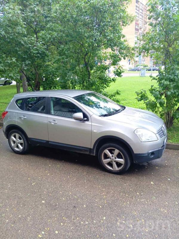 Pelēks Nissan Qashqai 2008 Rīga, ar dzinēja tilpumu 1.50 L un nobraukumu 159 tūkst. km par 5100 €, foto 1 vietnē AUTOMOTO.COM.LV