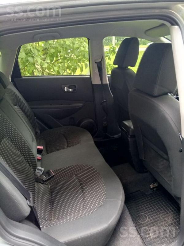 Pelēks Nissan Qashqai 2008 Rīga, ar dzinēja tilpumu 1.50 L un nobraukumu 159 tūkst. km par 5100 €, foto 5 vietnē AUTOMOTO.COM.LV