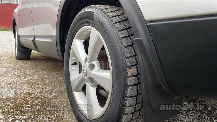 Pelēks Nissan Qashqai 2008 Tallina, ar dzinēja tilpumu 2.00 L un nobraukumu 225 tūkst. km par 4650 €, foto 31 vietnē AUTOMOTO.COM.LV