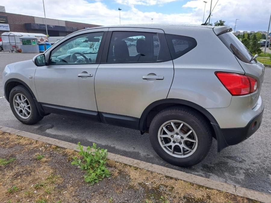 Grey Nissan Qashqai 2008 in Tallinn, with an engine capacity of 1.60 L and mileage of 115 thousand km for 5000 €, photo 1 on AUTOMOTO.COM.LV