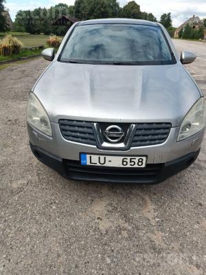 Grey Nissan Qashqai 2008 in Liepaja, with an engine capacity of 2.00 L and mileage of 334 thousand km for 3500 €, photo 1 on AUTOMOTO.COM.LV