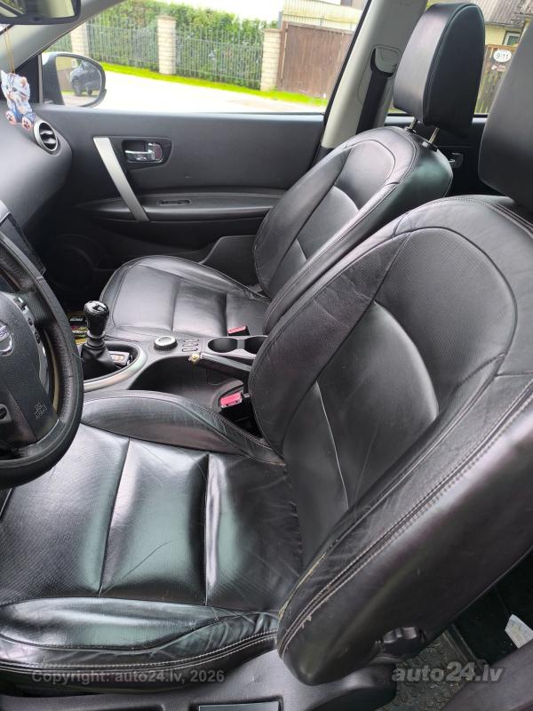 Pelēks Nissan Qashqai 2009 Tallina, ar dzinēja tilpumu 2.00 L un nobraukumu 317 tūkst. km par 3500 €, foto 8 vietnē AUTOMOTO.COM.LV
