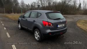 Pelēks Nissan Qashqai 2010 Saue, ar dzinēja tilpumu 1.60 L un nobraukumu 267 tūkst. km par 3700 €, foto 3 vietnē AUTOMOTO.COM.LV