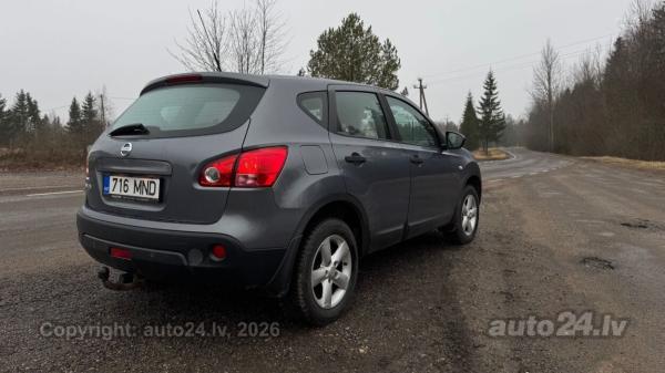 Grey Nissan Qashqai 2010 in Saue, with an engine capacity of 1.60 L and mileage of 267 thousand km for 3700 €, photo 3 on AUTOMOTO.COM.LV