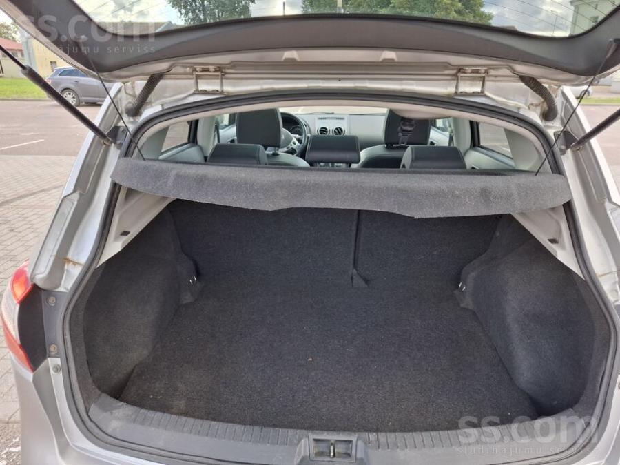 Pelēks Nissan Qashqai 2010 Liepāja, ar dzinēja tilpumu 2.00 L un nobraukumu 352 tūkst. km par 3800 €, foto 8 vietnē AUTOMOTO.COM.LV