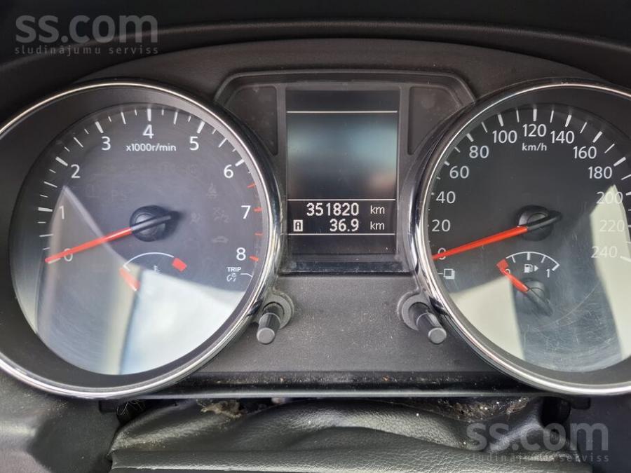 Pelēks Nissan Qashqai 2010 Liepāja, ar dzinēja tilpumu 2.00 L un nobraukumu 352 tūkst. km par 3800 €, foto 10 vietnē AUTOMOTO.COM.LV