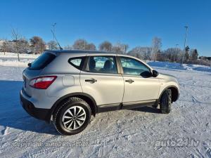 Pelēks Nissan Qashqai 2012 Tallina, ar dzinēja tilpumu 1.60 L un nobraukumu 149 tūkst. km par 4999 €, foto 3 vietnē AUTOMOTO.COM.LV