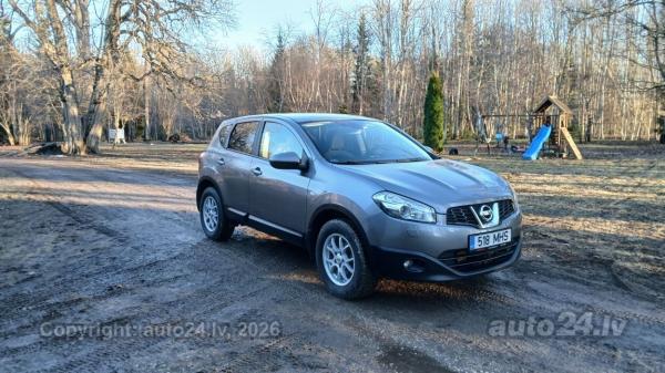 Pelēks Nissan Qashqai 2012 Tallina, ar dzinēja tilpumu 1.60 L un nobraukumu 170 tūkst. km par 4200 €, foto 1 vietnē AUTOMOTO.COM.LV
