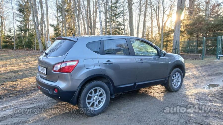 Pelēks Nissan Qashqai 2012 Tallina, ar dzinēja tilpumu 1.60 L un nobraukumu 170 tūkst. km par 4200 €, foto 5 vietnē AUTOMOTO.COM.LV