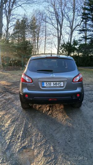 Pelēks Nissan Qashqai 2012 Tallina, ar dzinēja tilpumu 1.60 L un nobraukumu 170 tūkst. km par 4200 €, foto 7 vietnē AUTOMOTO.COM.LV