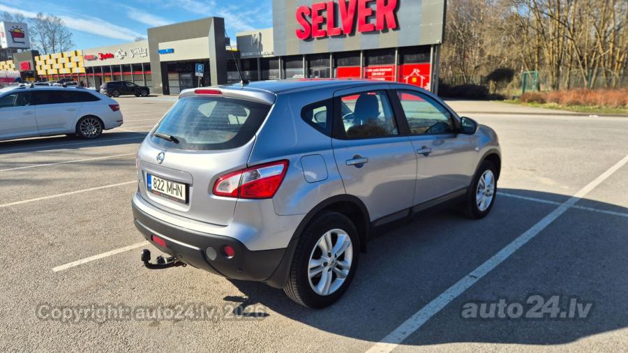 Pelēks Nissan Qashqai 2012 Tallina, ar dzinēja tilpumu 1.60 L un nobraukumu 144 tūkst. km par 5500 €, foto 4 vietnē AUTOMOTO.COM.LV
