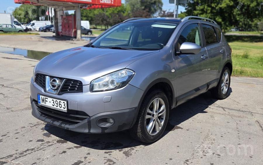 Grey Nissan Qashqai 2012 in Riga, with an engine capacity of 1.50 L and mileage of 240 thousand km for 3500 €, photo 4 on AUTOMOTO.COM.LV