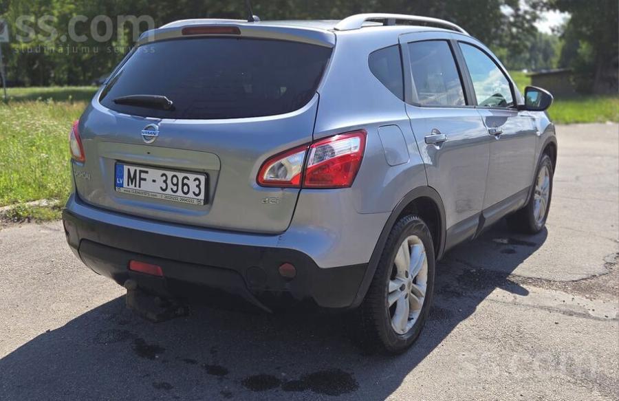 Grey Nissan Qashqai 2012 in Riga, with an engine capacity of 1.50 L and mileage of 240 thousand km for 3500 €, photo 8 on AUTOMOTO.COM.LV