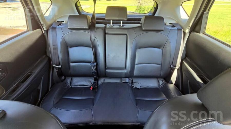 Grey Nissan Qashqai 2012 in Riga, with an engine capacity of 1.50 L and mileage of 240 thousand km for 3500 €, photo 11 on AUTOMOTO.COM.LV