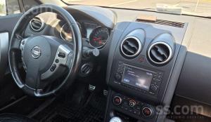 Grey Nissan Qashqai 2012 in Riga, with an engine capacity of 1.50 L and mileage of 240 thousand km for 3500 €, photo 12 on AUTOMOTO.COM.LV