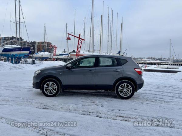 Pelēks Nissan Qashqai 2013 Tallina, ar dzinēja tilpumu 1.60 L un nobraukumu 190 tūkst. km par 4500 €, foto 4 vietnē AUTOMOTO.COM.LV