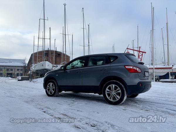 Pelēks Nissan Qashqai 2013 Tallina, ar dzinēja tilpumu 1.60 L un nobraukumu 190 tūkst. km par 4500 €, foto 5 vietnē AUTOMOTO.COM.LV