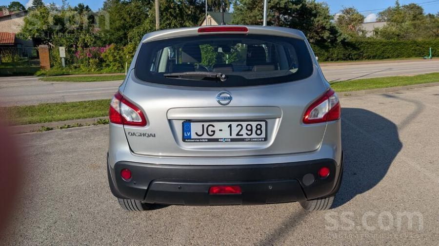 Grey Nissan Qashqai 2013 in Ogre, with an engine capacity of 1.60 L and mileage of 139 thousand km for 6500 €, photo 9 on AUTOMOTO.COM.LV