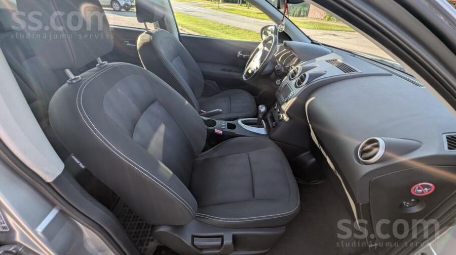 Grey Nissan Qashqai 2013 in Ogre, with an engine capacity of 1.60 L and mileage of 139 thousand km for 6500 €, photo 11 on AUTOMOTO.COM.LV