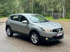 Grey Nissan Qashqai 2013 in Riga, with an engine capacity of 1.60 L and mileage of 0 thousand km for 6899 €, photo 8 on AUTOMOTO.COM.LV