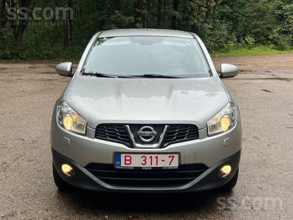 Nissan Qashqai 2013 Rīga vietnē Pelēks Nissan Qashqai 2013 Rīga, ar dzinēja tilpumu 1.60 L un nobraukumu 0 tūkst. km par 6899 €, foto 9 vietnē AUTOMOTO.COM.LV