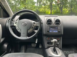 Grey Nissan Qashqai 2013 in Riga, with an engine capacity of 1.60 L and mileage of 0 thousand km for 6899 €, photo 12 on AUTOMOTO.COM.LV
