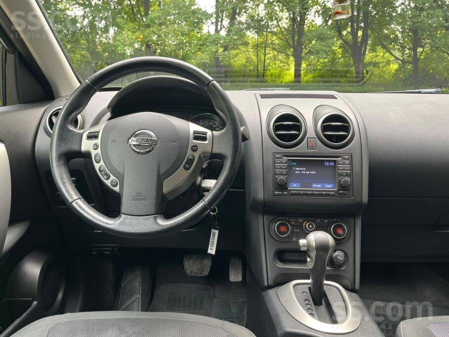 Grey Nissan Qashqai 2013 in Riga, with an engine capacity of 1.60 L and mileage of 0 thousand km for 6899 €, photo 12 on AUTOMOTO.COM.LV