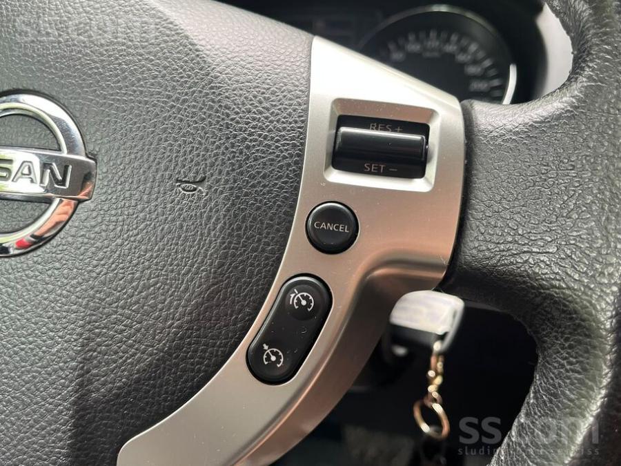 Grey Nissan Qashqai 2013 in Riga, with an engine capacity of 1.60 L and mileage of 0 thousand km for 6899 €, photo 13 on AUTOMOTO.COM.LV