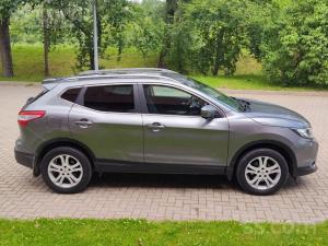 Grey Nissan Qashqai 2015 in Riga, with an engine capacity of 1.50 L and mileage of 173 thousand km for 8290 €, photo 4 on AUTOMOTO.COM.LV
