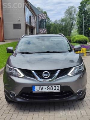 Grey Nissan Qashqai 2015 in Riga, with an engine capacity of 1.50 L and mileage of 173 thousand km for 8290 €, photo 5 on AUTOMOTO.COM.LV